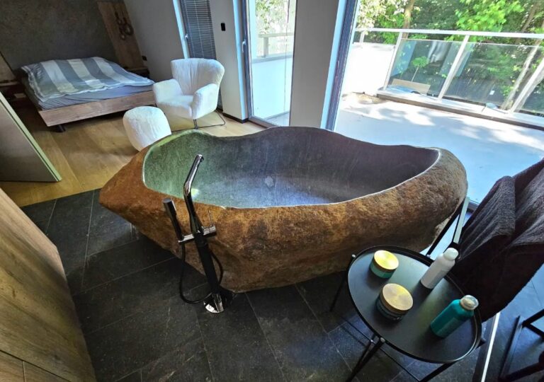 4 Pointers for Choosing the Perfect Natural Stone Bathtub for Your Home ...